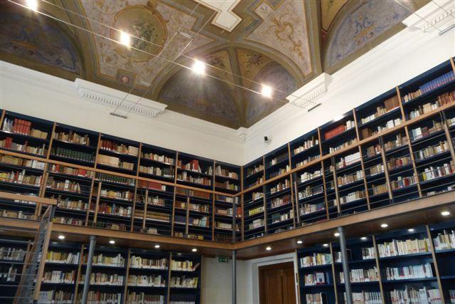 University of Genoa gives away books destined for pulping