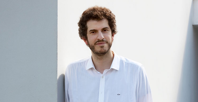 Young Francesco Guzzetti, scholar of Arte Povera: "This is how I study ...