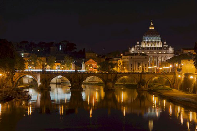 Extraordinary nighttime openings are back at the Vatican Museums