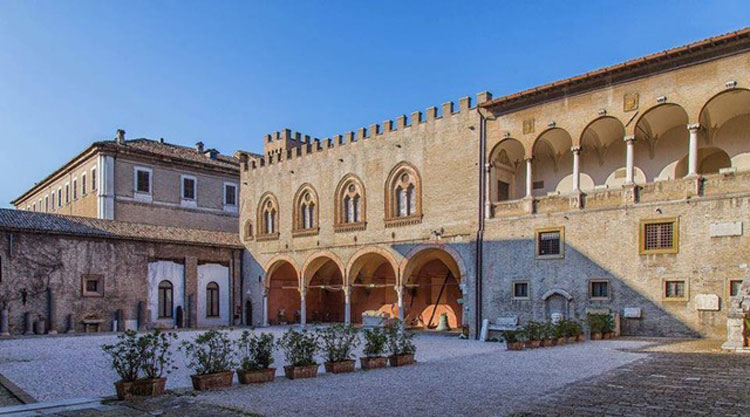 Fano si candida a Capitale Italiana della Cultura 2022 e punta sull ... Fano si candida a Capitale Italiana della Cultura 2022 e punta sull ...