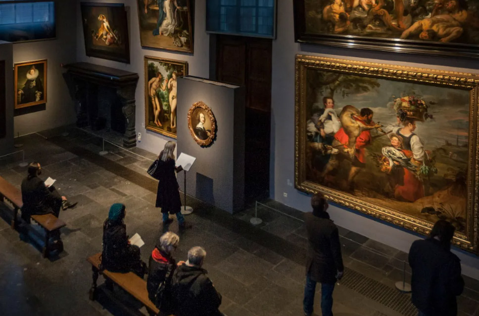 Belgium also reopens museums from tomorrow. Distance 1.5 meters, one ...