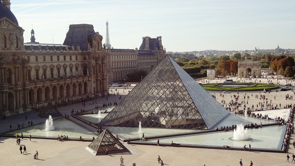 Le Louvre lance pour la première fois des mini-visites guidées ...