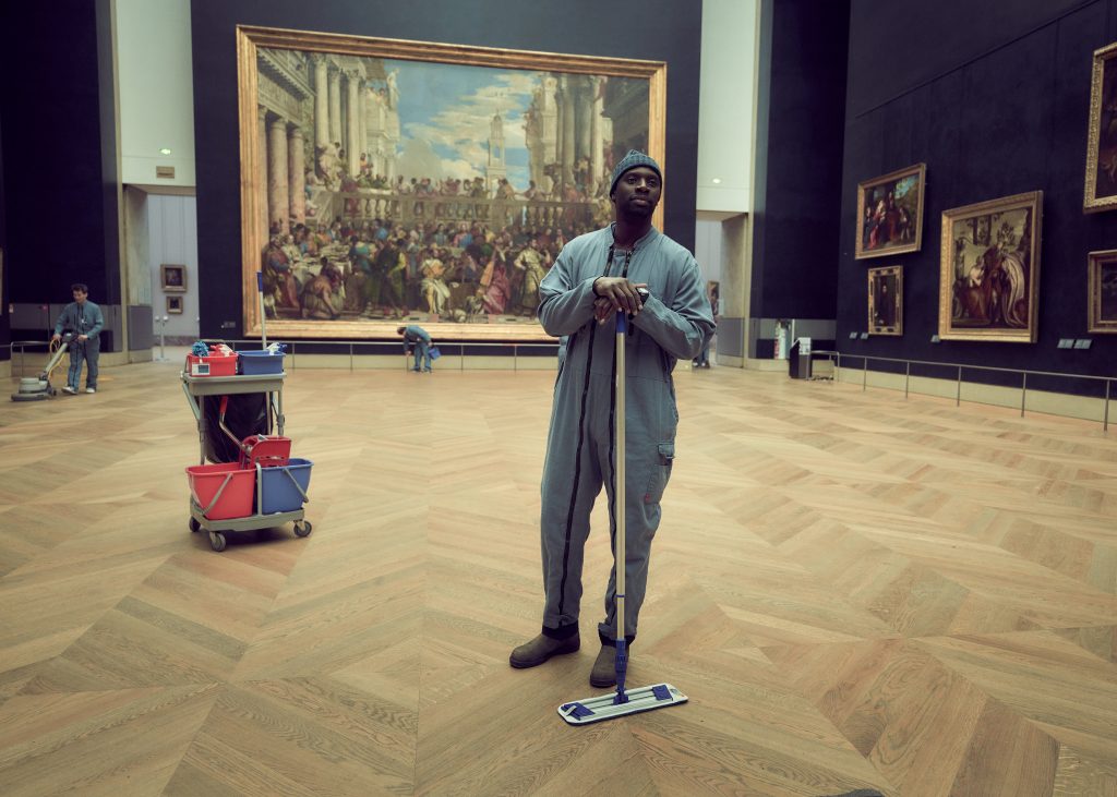 Popular on Netflix mini-series about Lupin set in the Louvre: way to ...