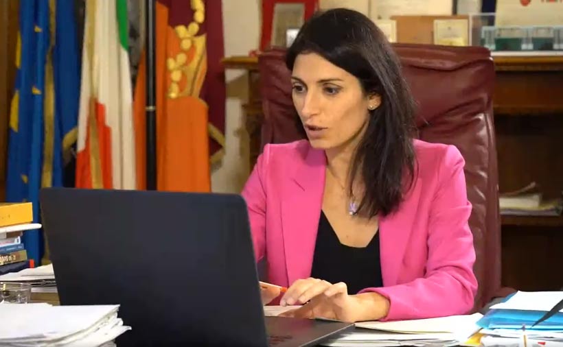 Virginia Raggi defenestra l'assessore alla cultura Bergamo, al suo ...