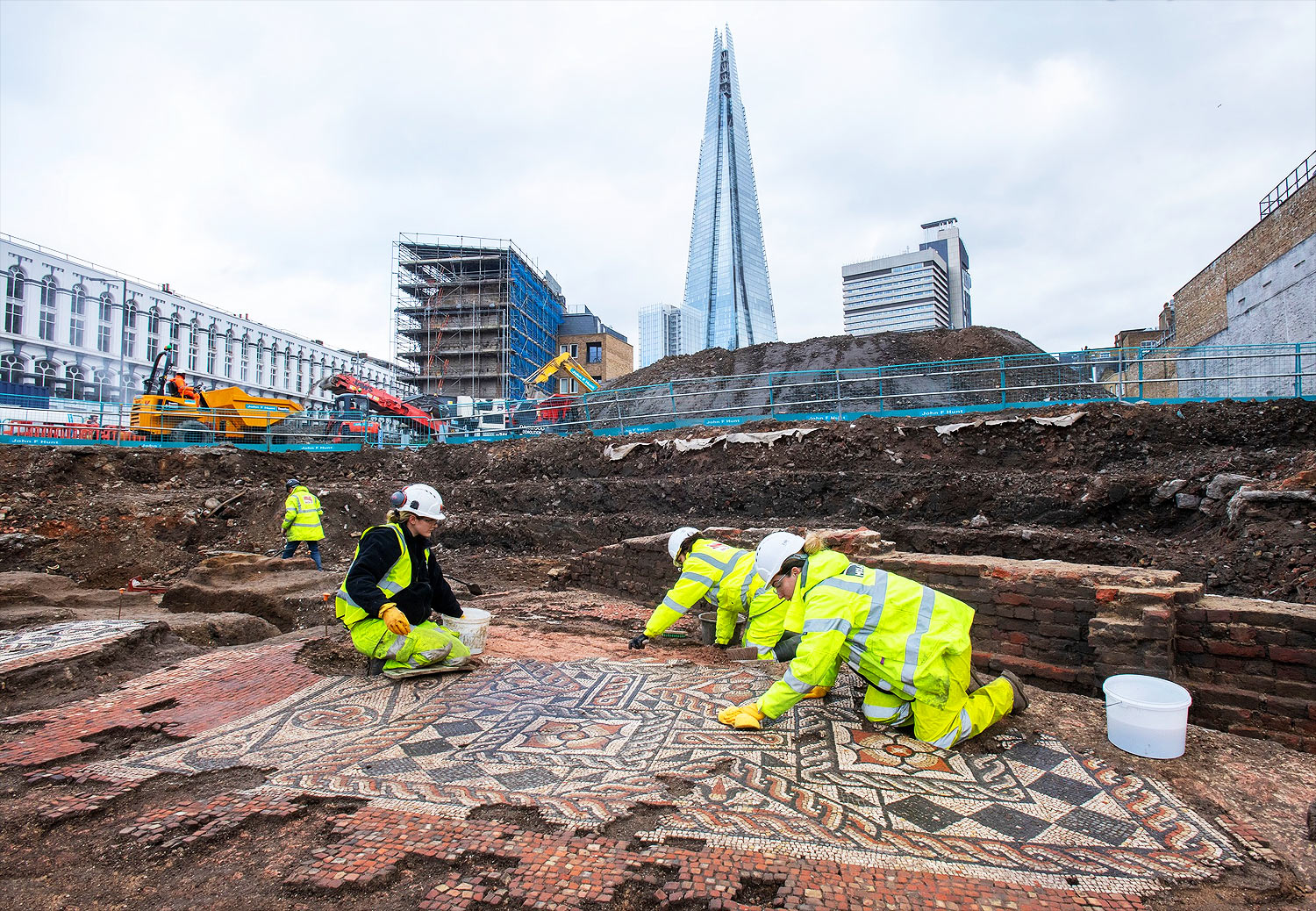 London, large Roman mosaic discovered in Southwark district