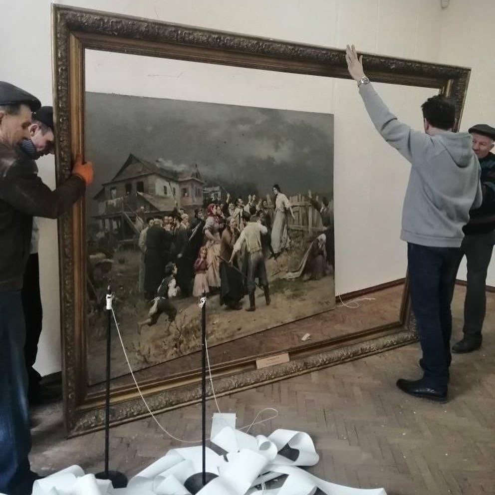 Ucraina, danneggiato il Museo d'Arte di Kharkiv. Ma le opere sono al sicuro Ucraina, danneggiato il Museo d'Arte di Kharkiv. Ma le opere sono al sicuro