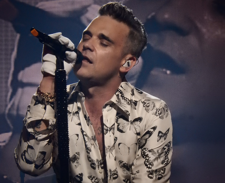 Robbie Williams collects Banksy: auctioning three of his works by the ...