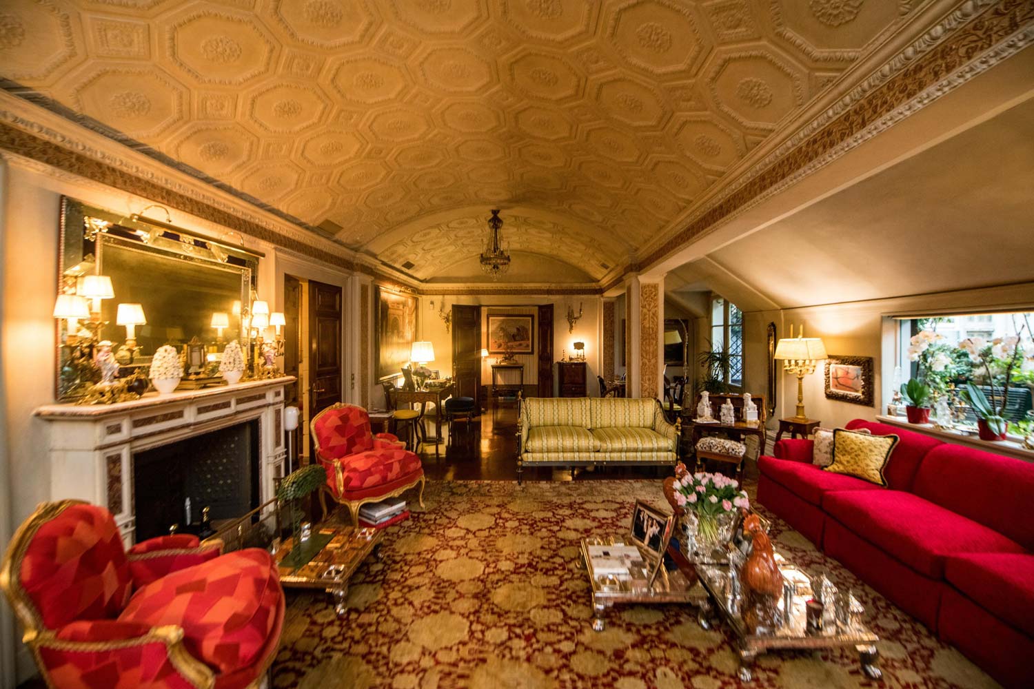 A decorating artist: interview with Filippo Perego, dean of interior ...