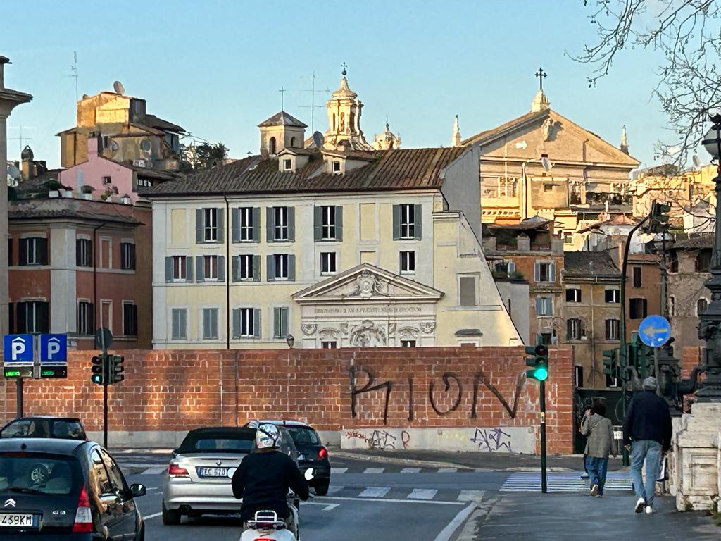 Hands off Via Giulia: off with the wall that devastates one of the ...