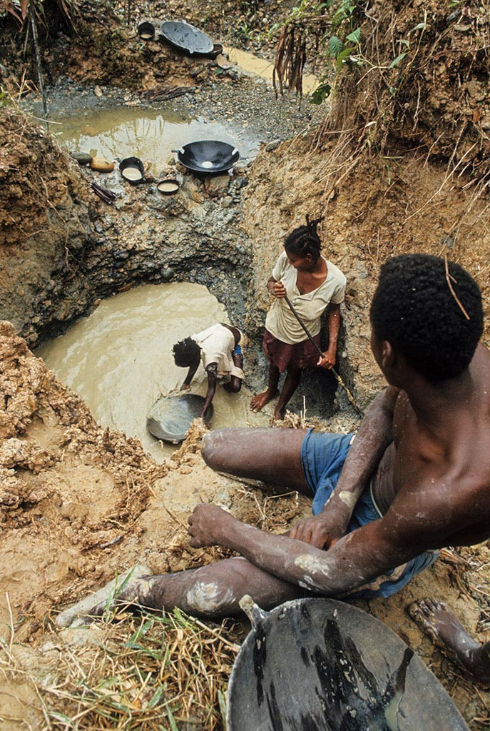 The great photographer Giovanna Dal Magro tells her story. It's five ...