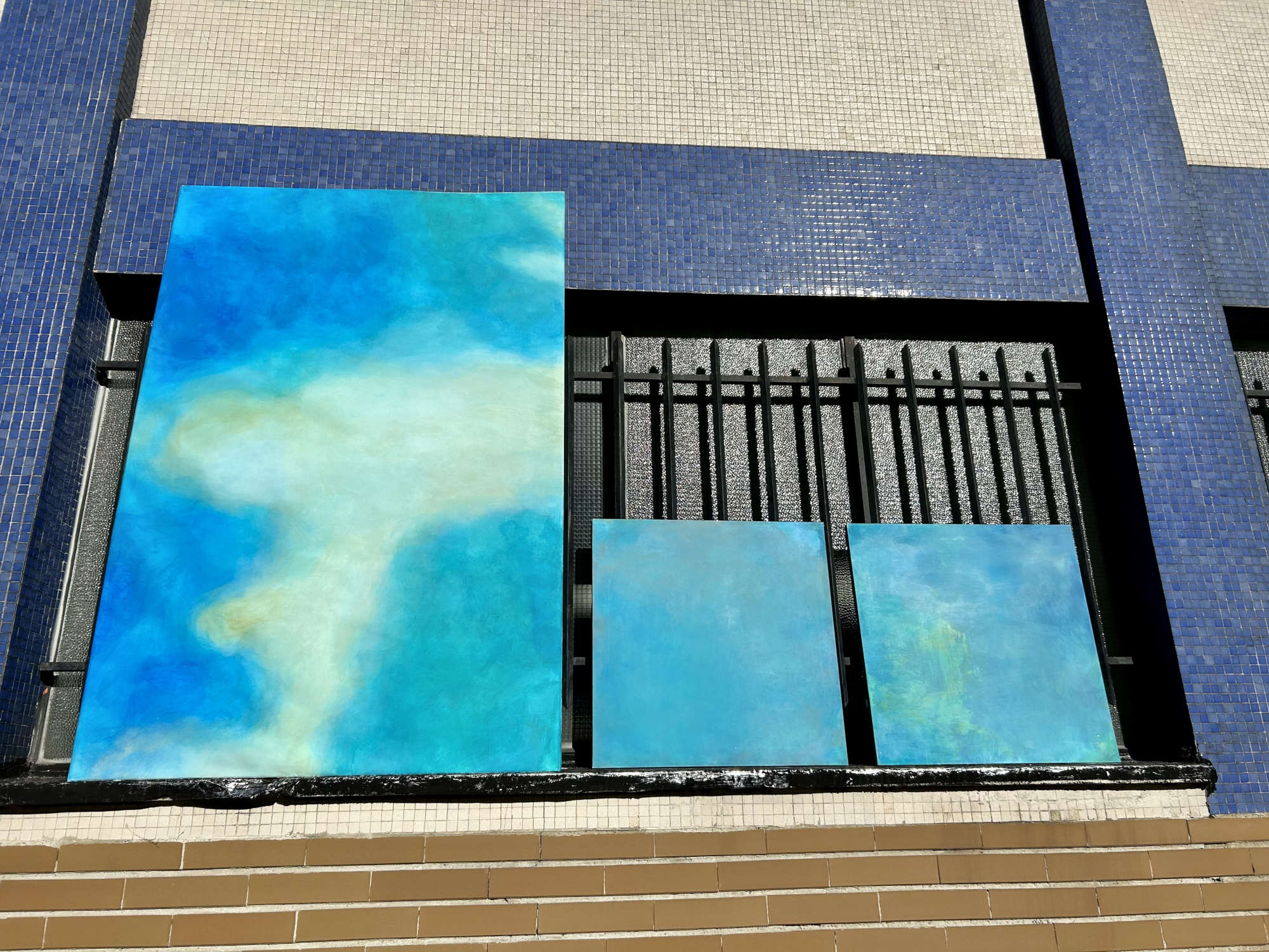 Elisa Nepote's investigation of blue.