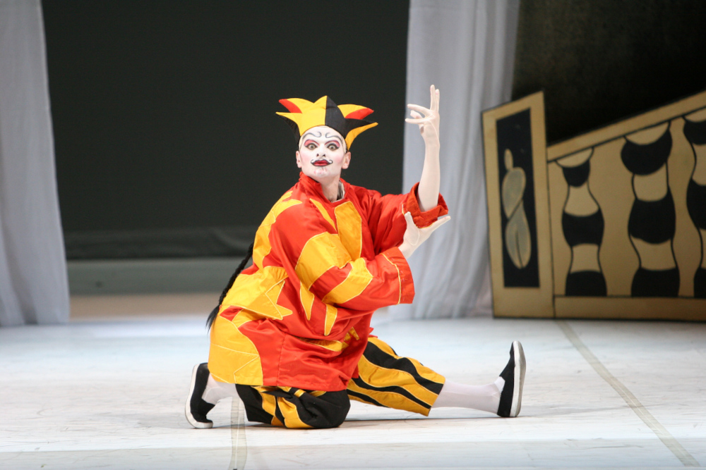 An exhibition at Palazzo Magnani on puppets and the avant-garde, with ...