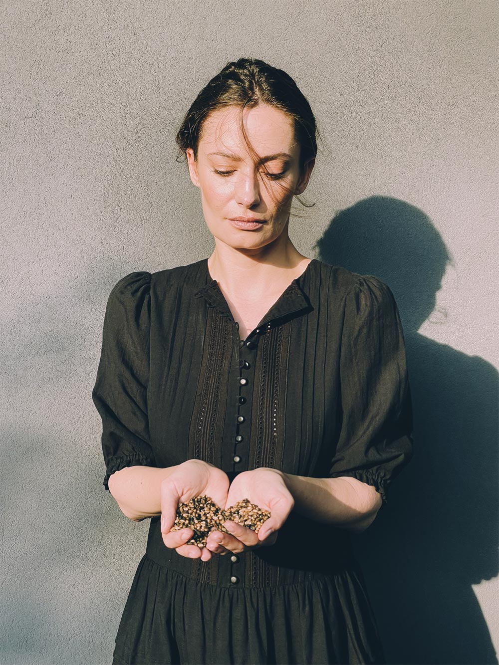 At MAMbo in Bologna, a performance by Mariia Proshkovska on Ukrainian wheat