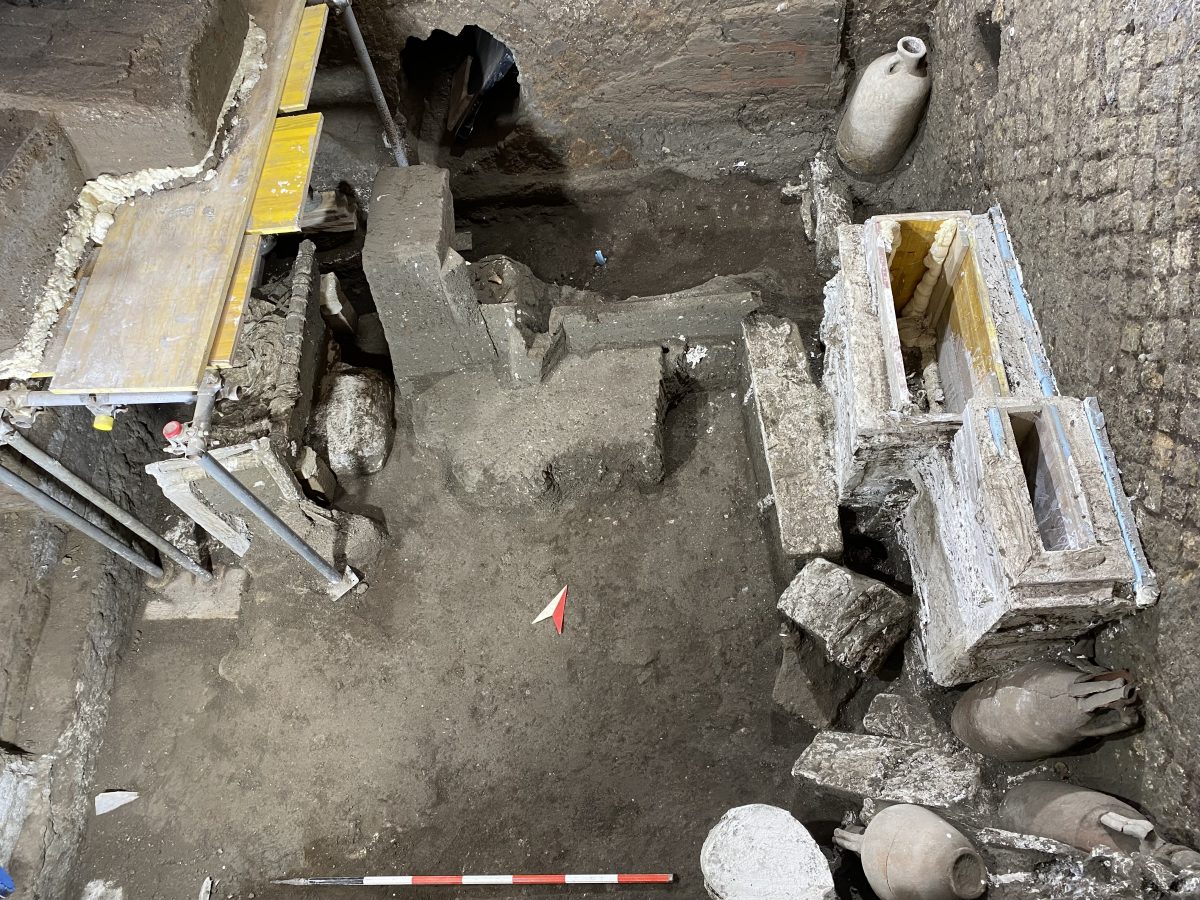 Major discovery in Pompeii: slave room found