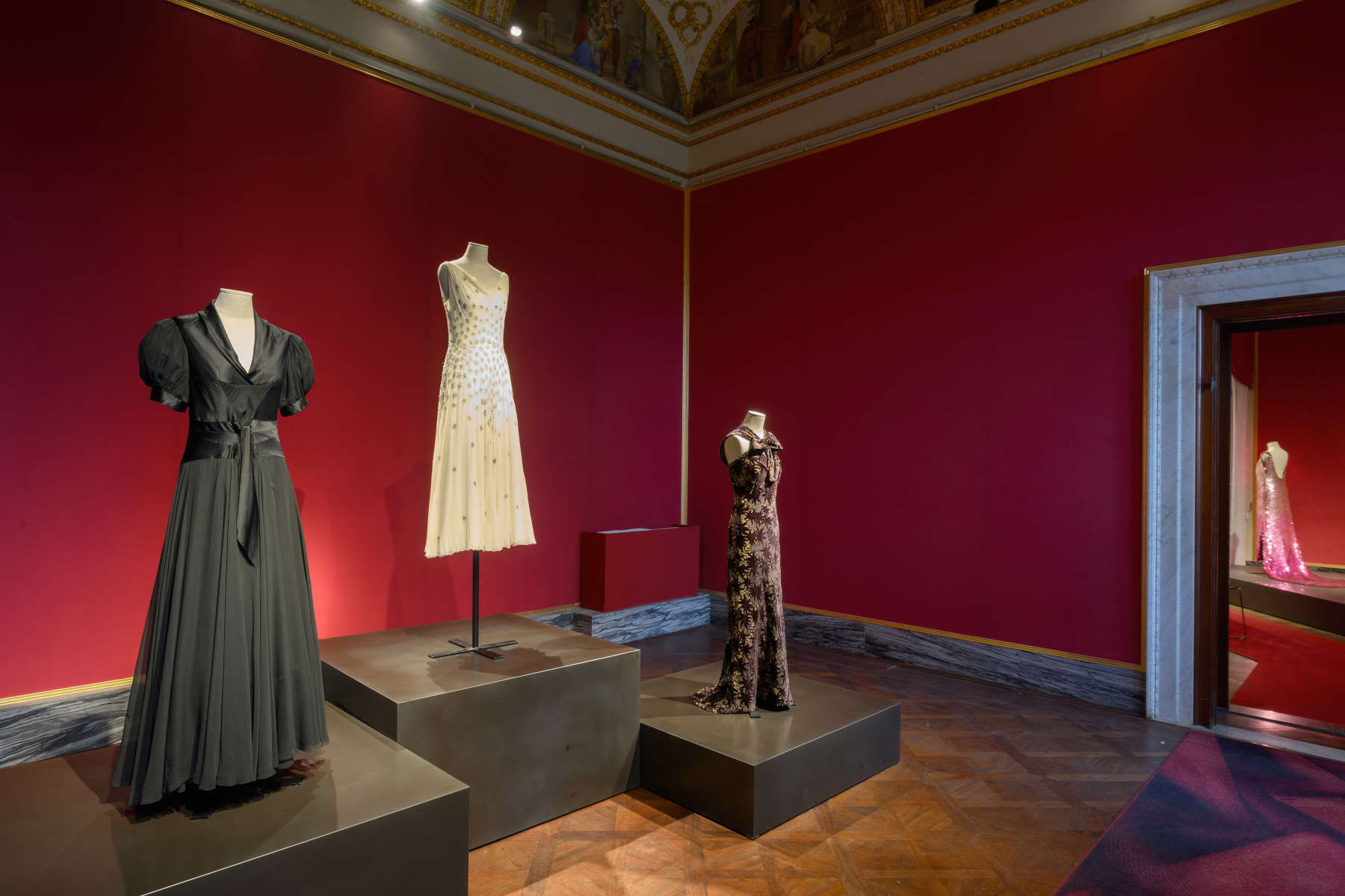 At the Pitti Palace after 3 years, the Fashion Museum reopens. And ...