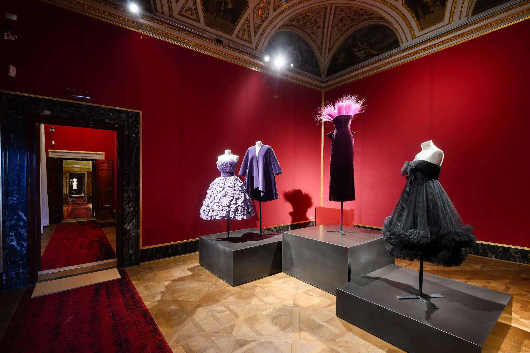 At the Pitti Palace after 3 years, the Fashion Museum reopens. And Schmidt appeals to influencers