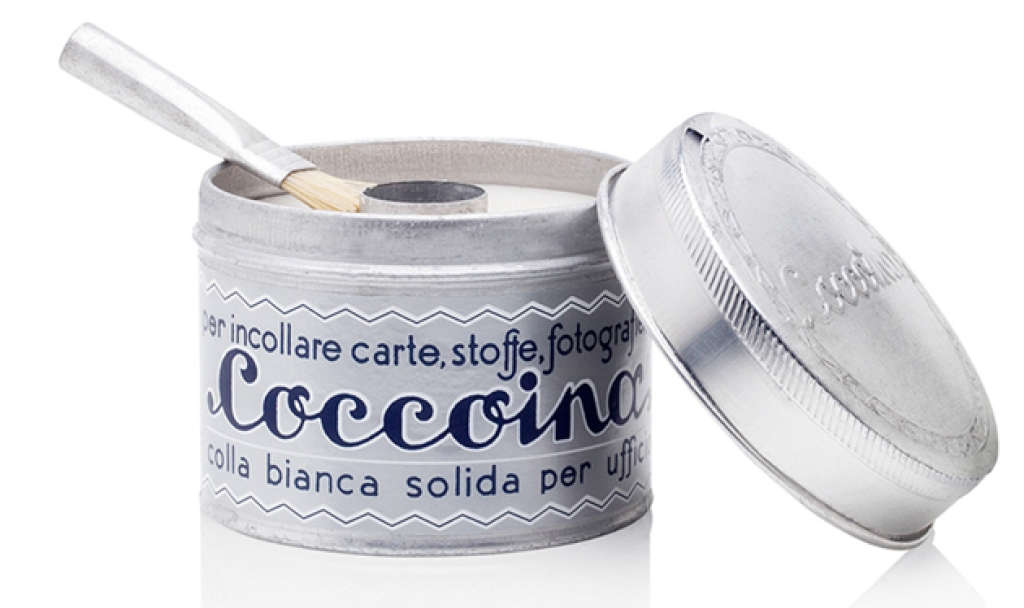 Coccoina: storia di una colla elegante e profumata