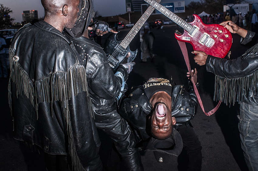 Fashion and freedom in Daniele Tamagni's photos of Congolese dandies ...
