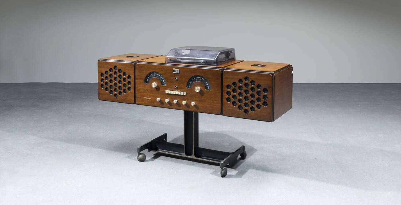 When even a radiophonograph is a masterpiece of design. Brionvega's RR126