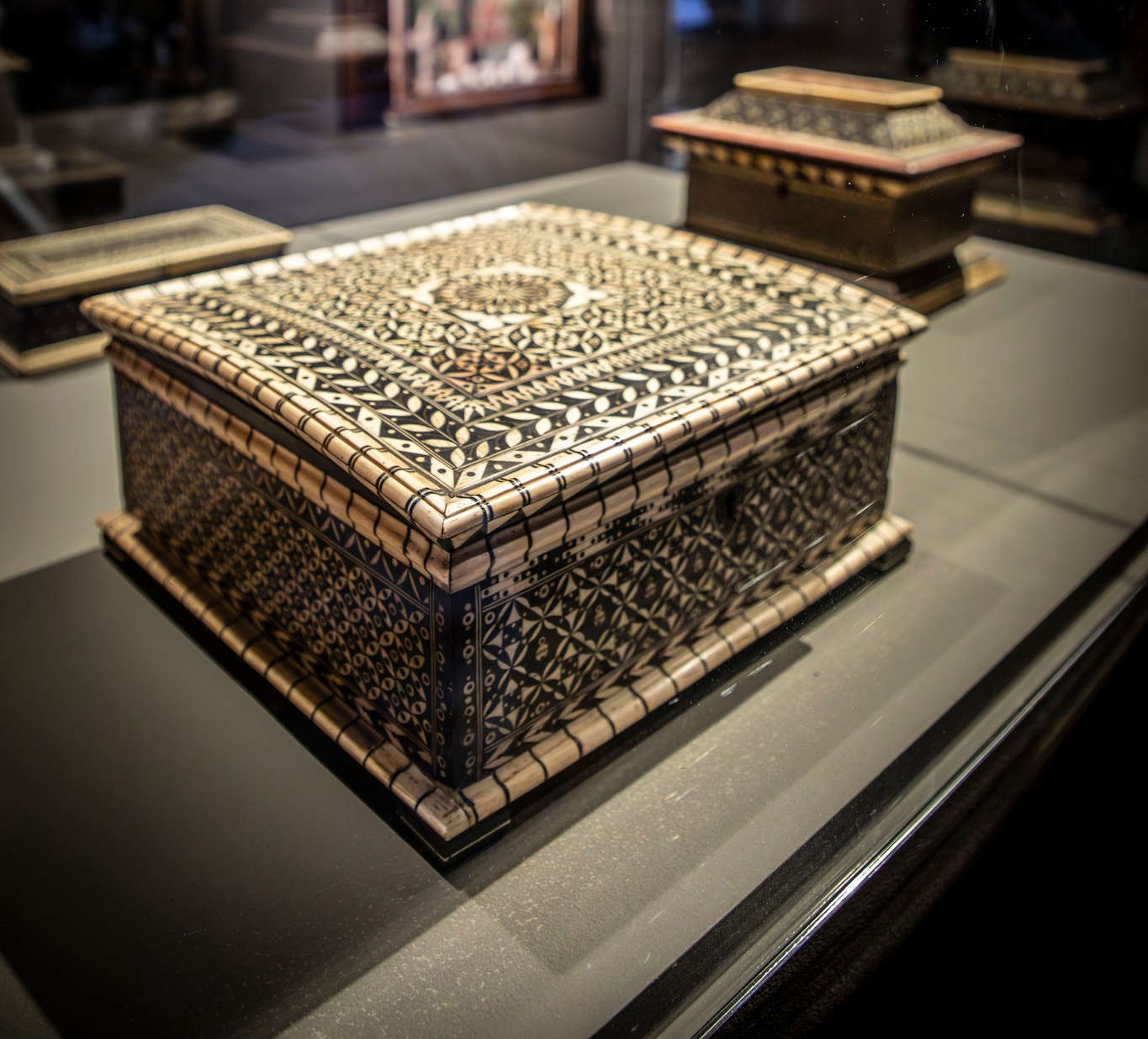 When a box set is a Wunderkammer wonder. What the Mirabilia Estensi ...