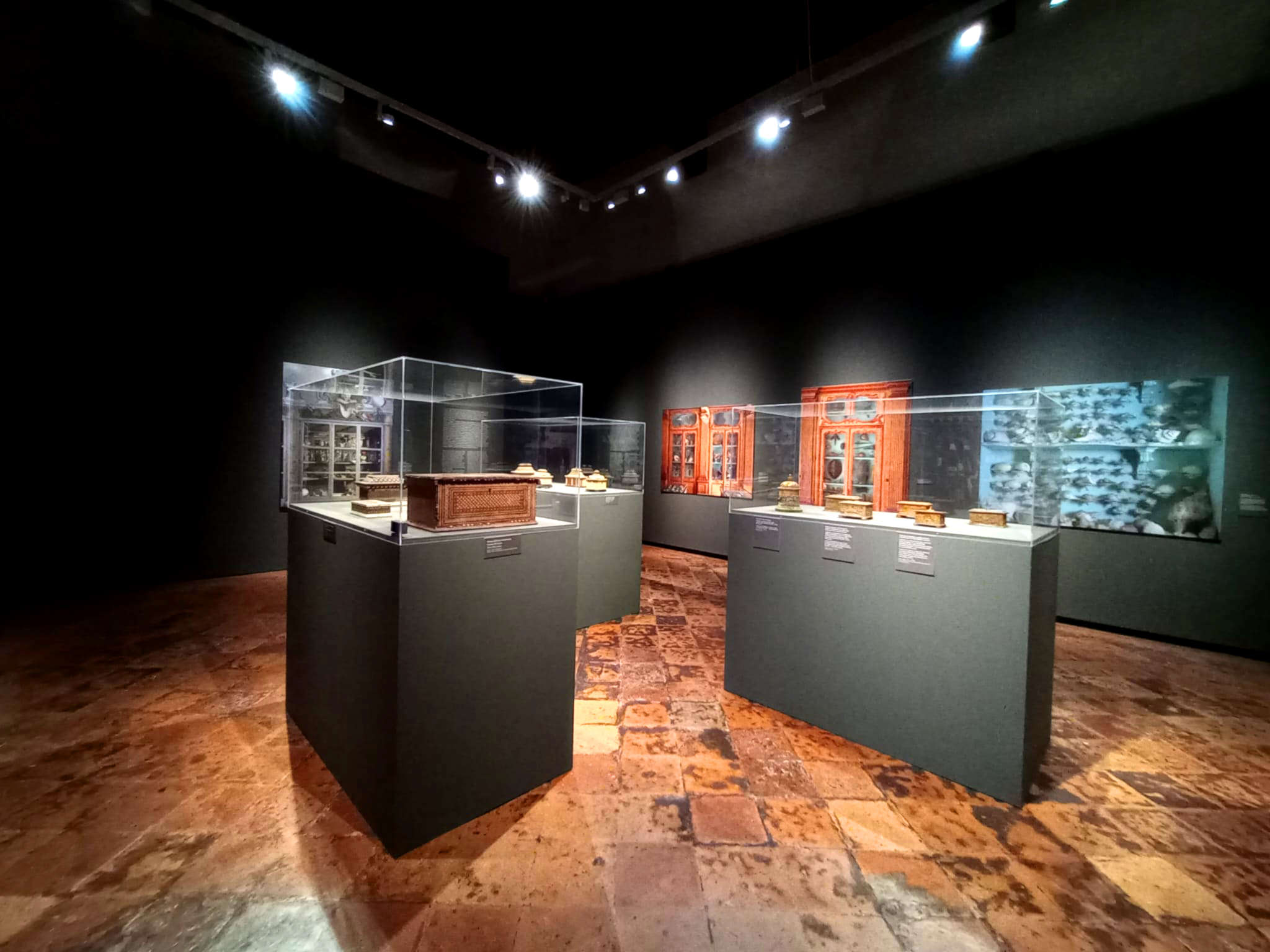 Cuando una caja es una maravilla de Wunderkammer. Cómo es la exposición ...