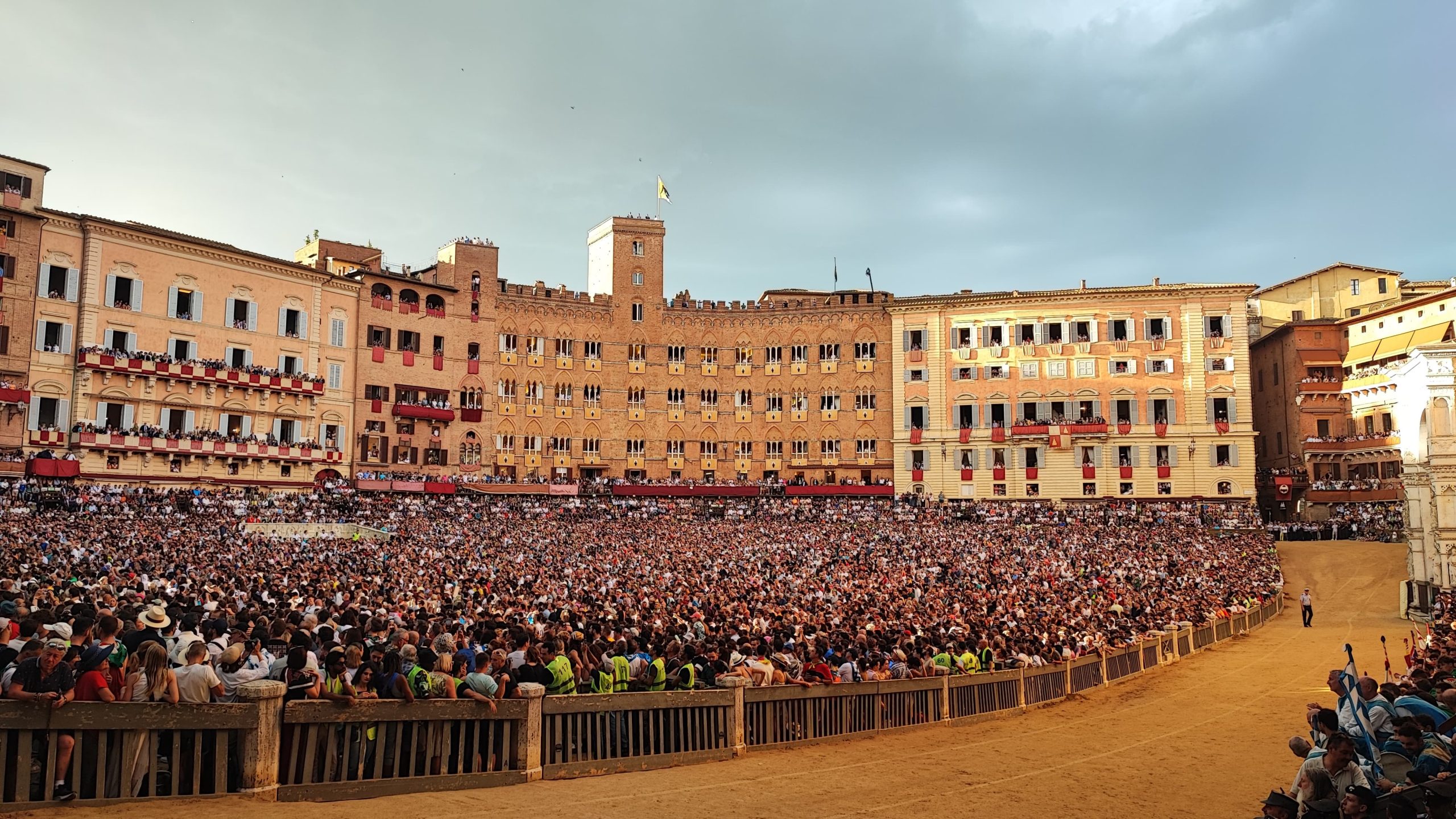 Quand le Palio de Sienne est une œuvre d'art. Les artistes qui ont ...