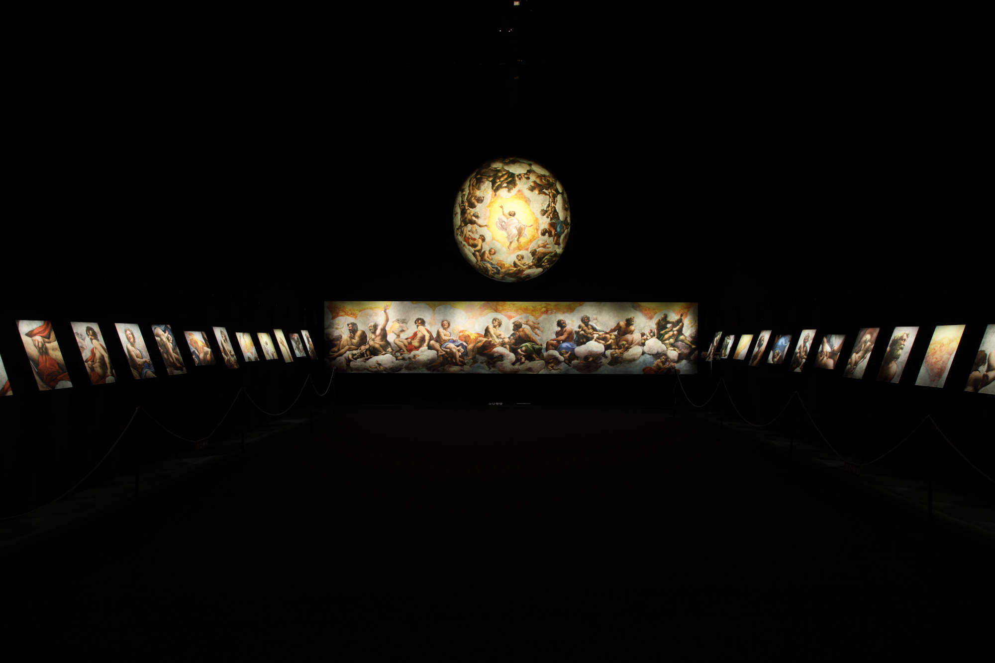 The walk in the sky. Correggio's prodigy in Parma in Lucio Rossi's photos.