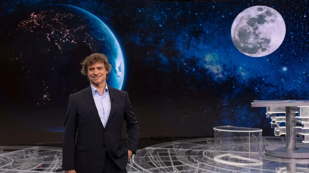 Tras el parón con polémica, Noos, el programa de Alberto Ángela se ...