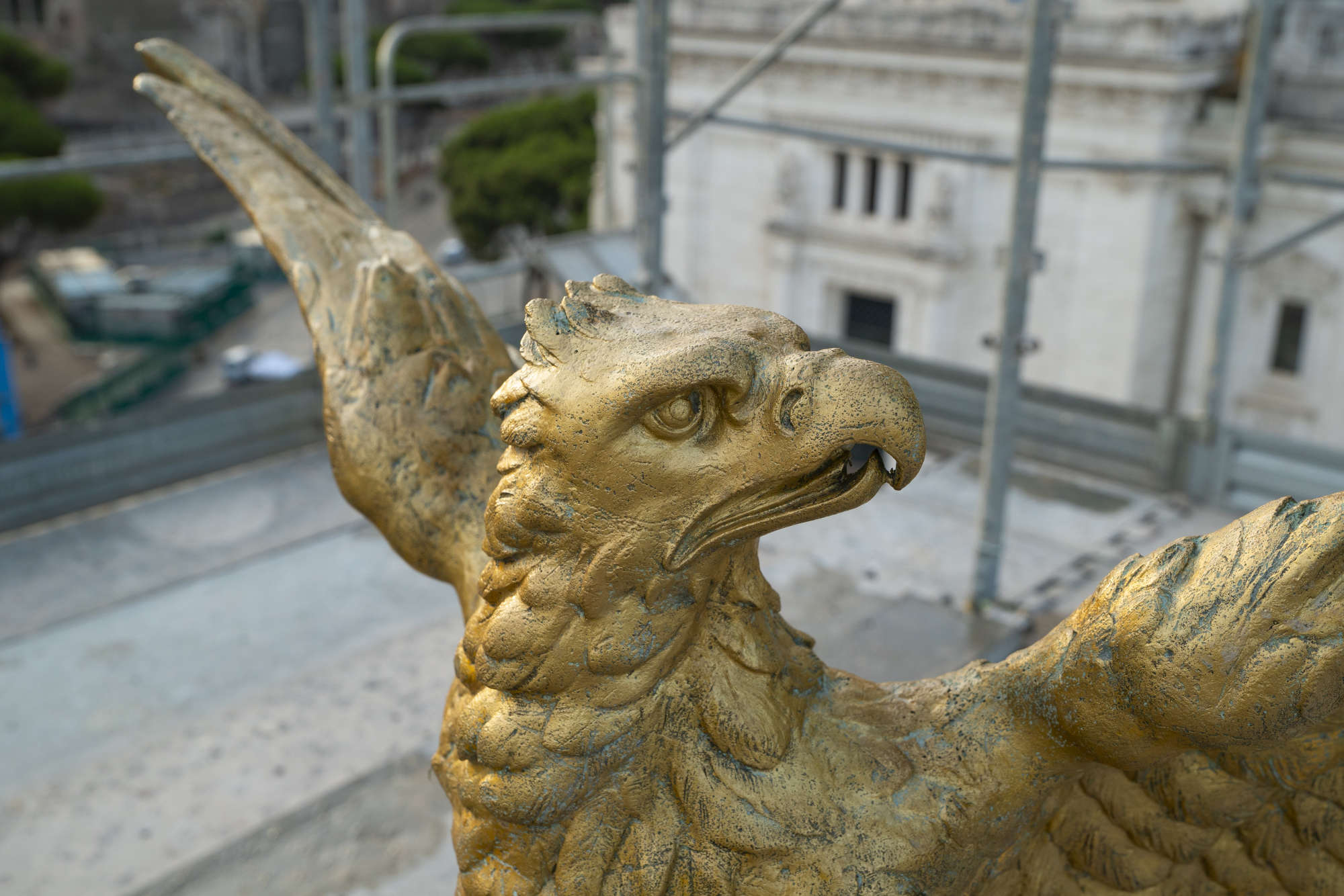 Vittoriano sculptures restored: winged Victory and eagle shine again