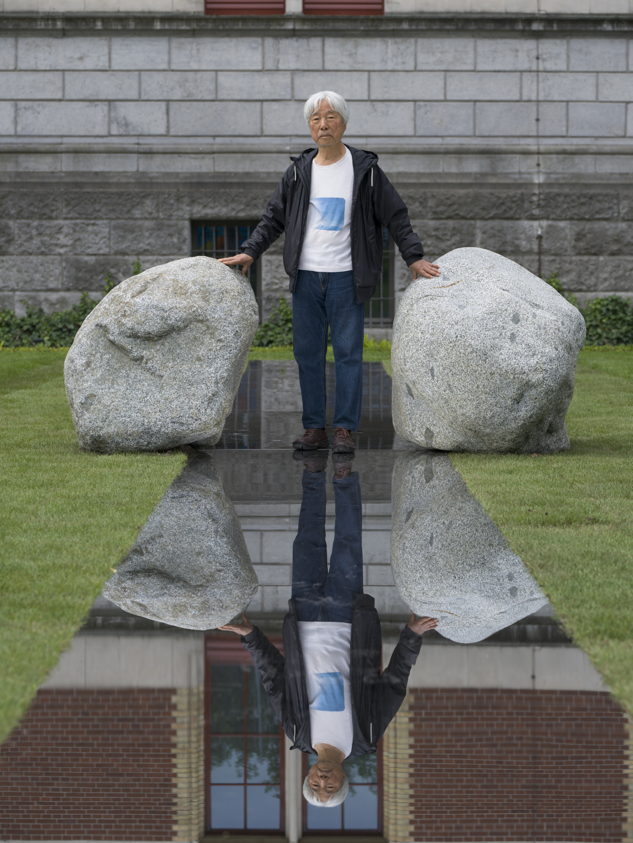 In the gardens of the Rijksmuseum, Korean Lee Ufan's sculptures invite ...