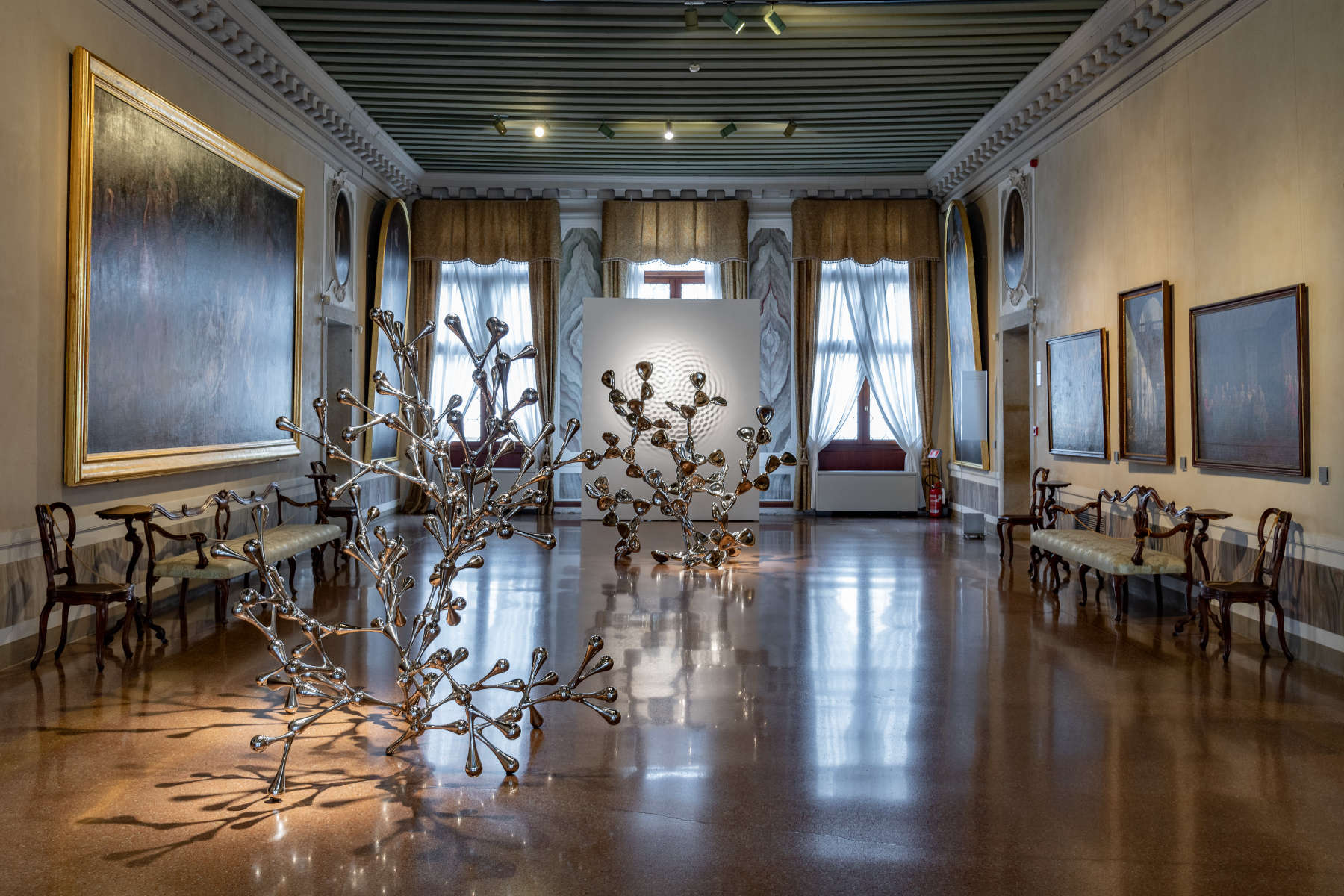 At Ca' Rezzonico in Venice, Loris Cecchini's works dialogue with the ...