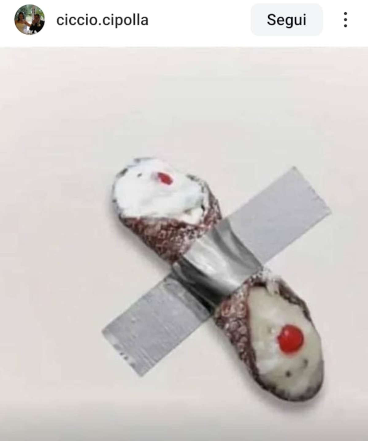 Memes about Comedian, Cattelan's banana: the funniest ones