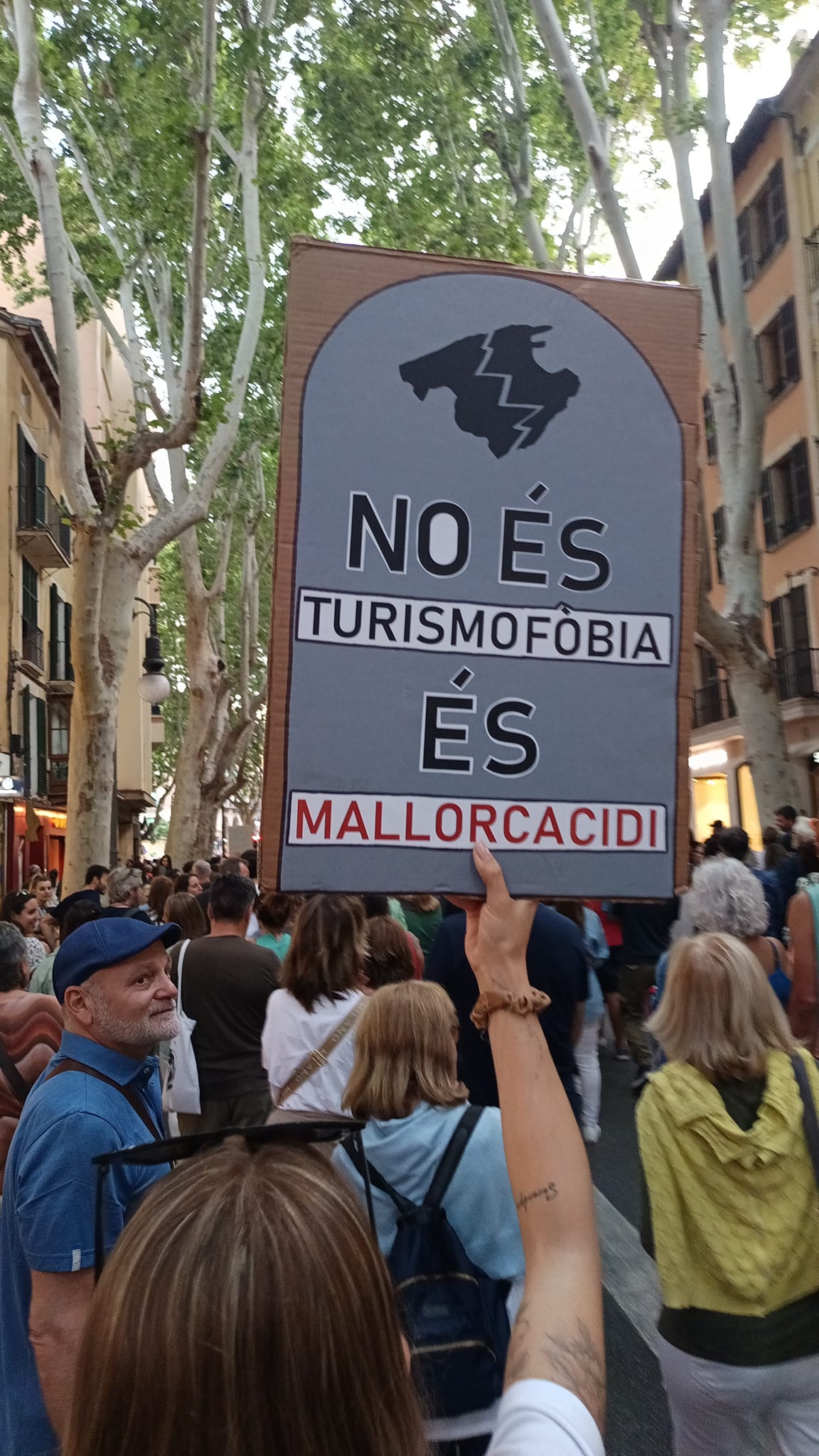 Balearic Islands, tourism causes a flood of problems. Residents ...