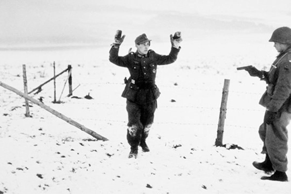 在卡利亚里举办罗伯特-卡帕大型回顾展，展出 100 多幅摄影作品