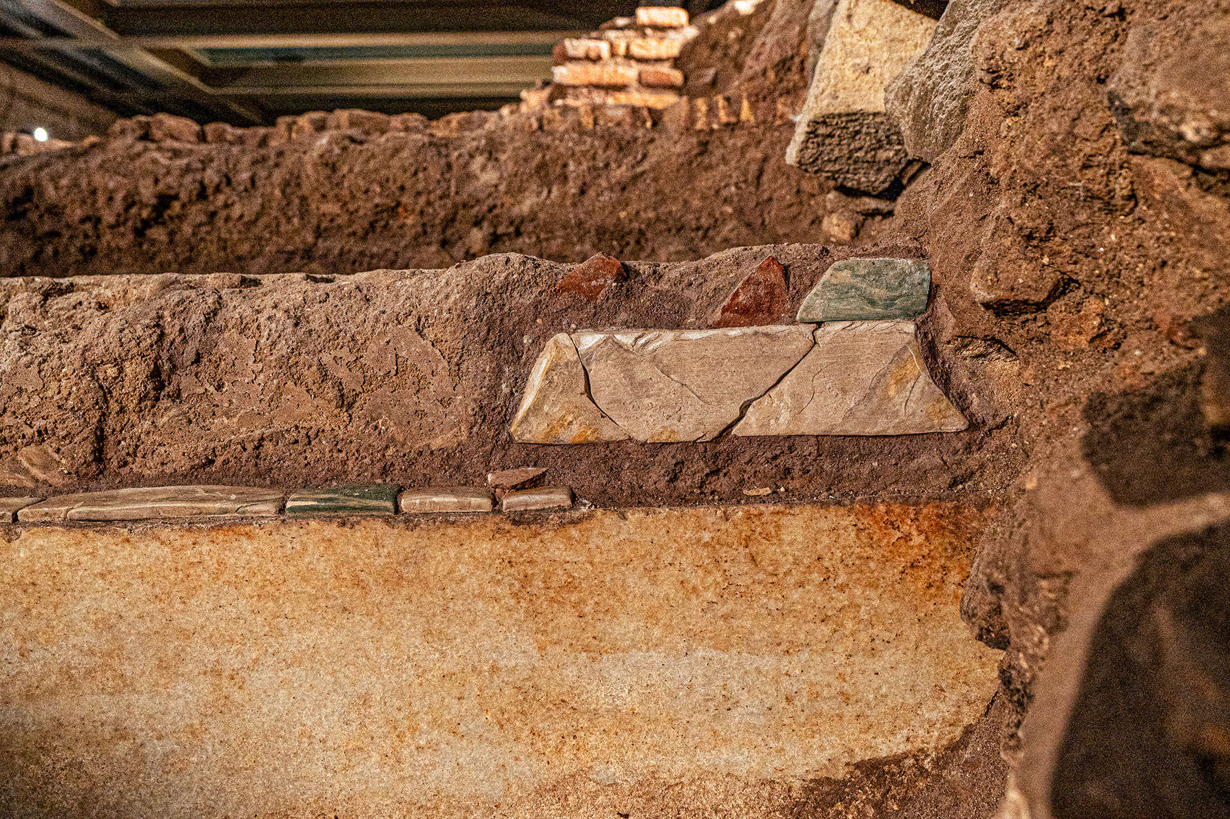 Remarkable discovery in Rome: found a fragment of the Porticus Minucia