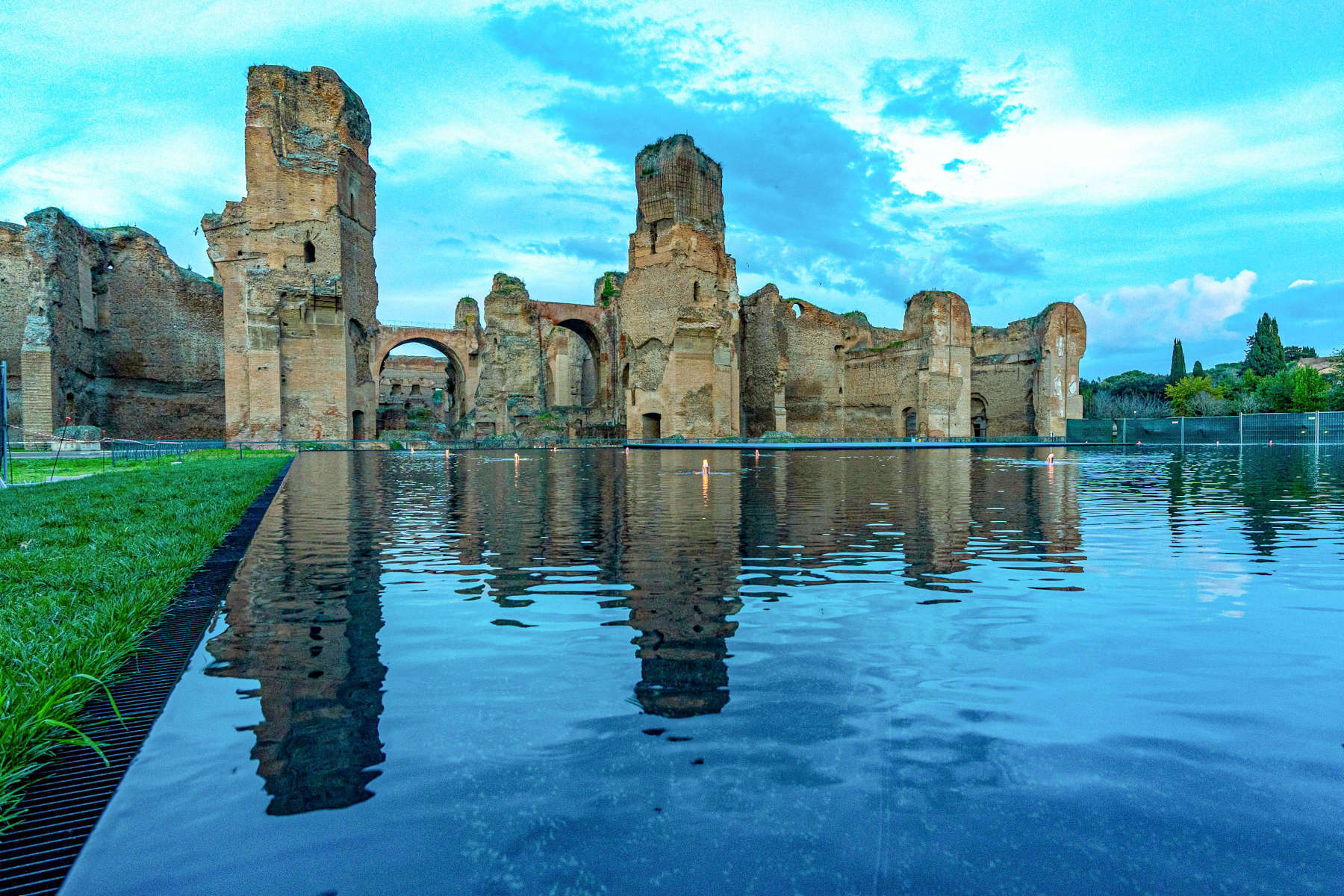 Rome, water returns to the Baths of Caracalla after centuries ...
