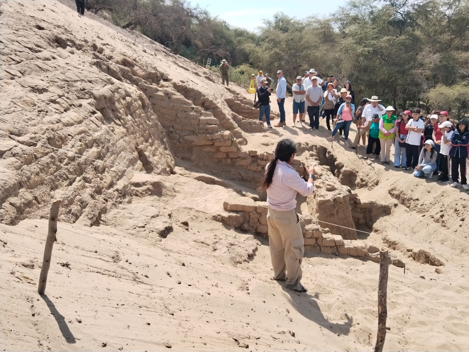 Peru, 5,000-year-old ceremonial temple discovered