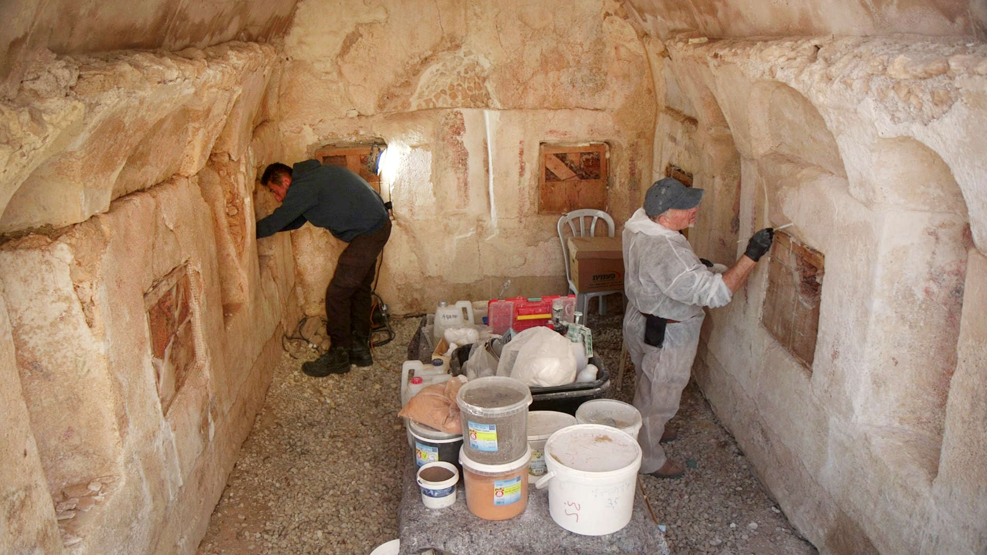 Israel, splendid Roman tombs unveiled for first time in Ashkelon