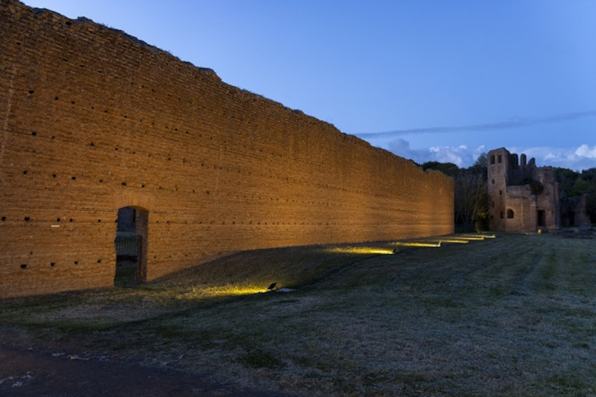 Rome, inaugurated the new artistic lighting of the Villa of Maxentius ...