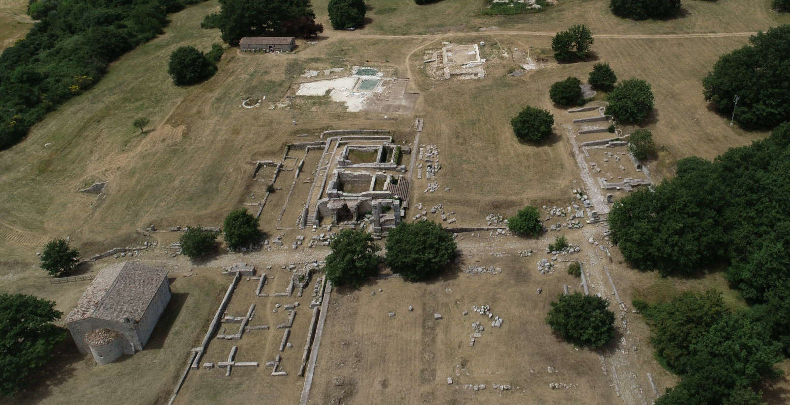 Il restauro del Capitolium di Carsulae: un recupero tra archeologia e ...
