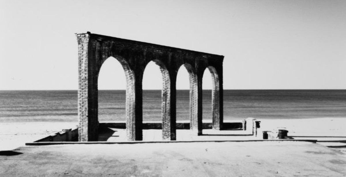 La Napoli metafisica di Jodice in mostra a Castel Nuovo