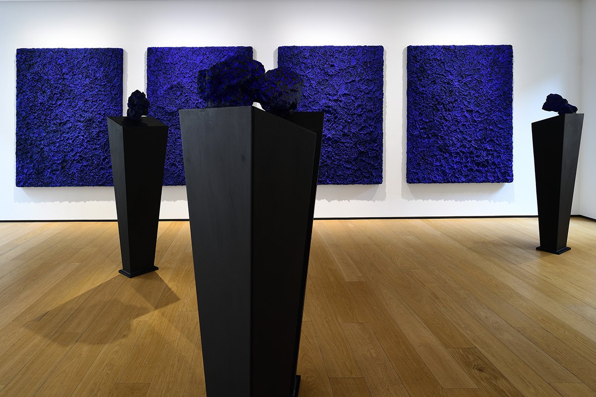 El artista italo-persa Bizhan Bassiri lleva su "Creación" a Milán